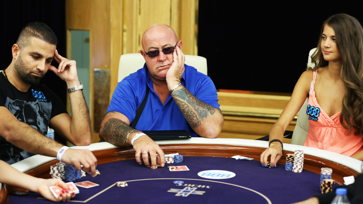 Online Poker Cash Games Vs Tournaments Which Is Best 